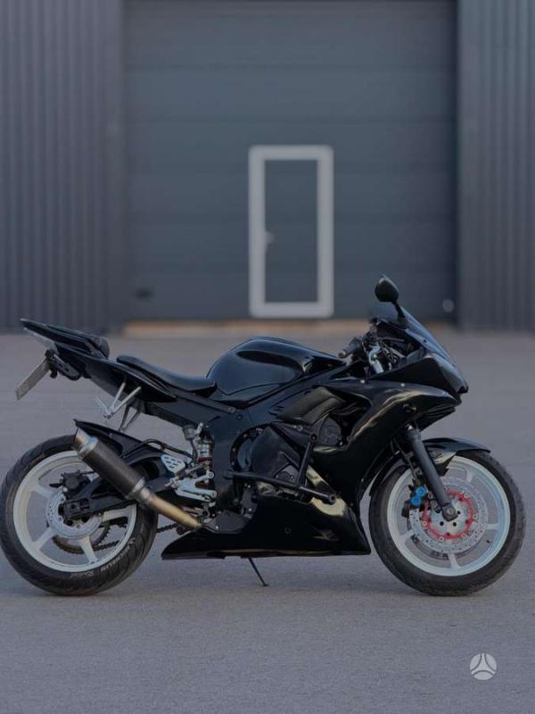 Yamaha R6 2004 Mažeikiai, ar dzinēja tilpumu 0.60 L un nobraukumu 28 tūkst. km par 2550 €, foto 3 vietnē AUTOMOTO.COM.LV