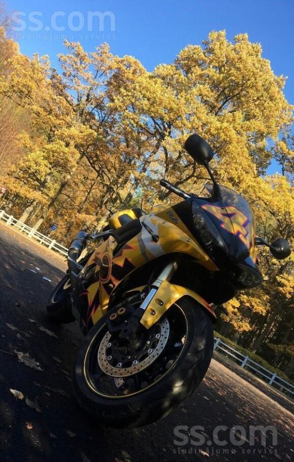 Yamaha R6 2005 Ogre, ar dzinēja tilpumu 0.60 L un nobraukumu 0 tūkst. km par 4500 €, foto 4 vietnē AUTOMOTO.COM.LV