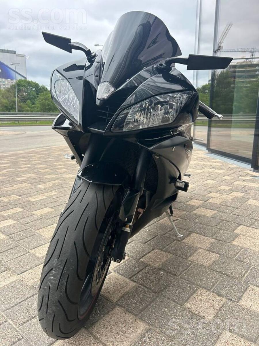 Yamaha R6 2007 in Riga, with an engine capacity of 0.60 L and mileage of 0 thousand km for 5400 €, photo 1 on AUTOMOTO.COM.LV
