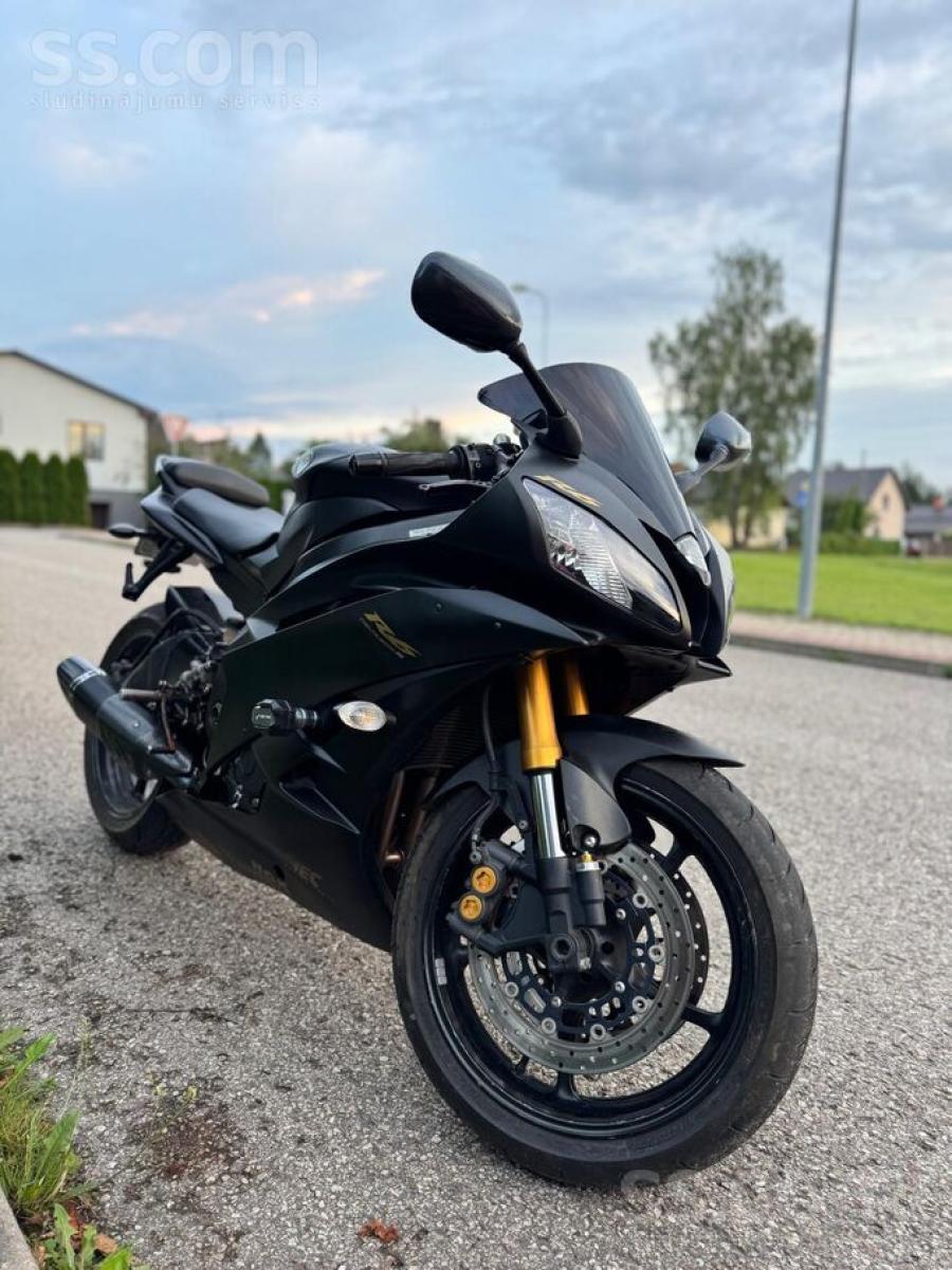 Yamaha R6 2007 in Cesis, with an engine capacity of 0.60 L and mileage of 0 thousand km for 4700 €, photo 3 on AUTOMOTO.COM.LV