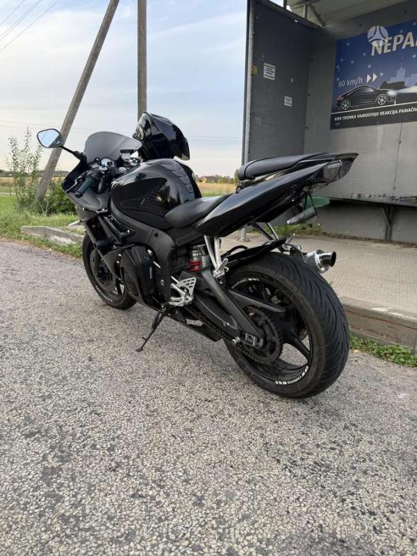 Yamaha R6 2007 Panevēža, ar dzinēja tilpumu 0.60 L un nobraukumu 67 tūkst. km par 3200 €, foto 1 vietnē AUTOMOTO.COM.LV