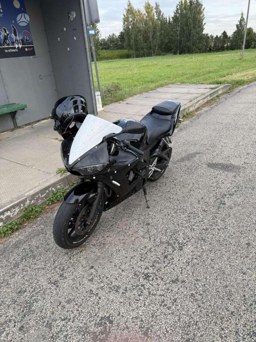 Yamaha R6 2007 in Panevezys, with an engine capacity of 0.60 L and mileage of 67 thousand km for 3200 €, photo 3 on AUTOMOTO.COM.LV