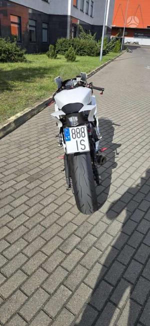 Yamaha R6 2020 in Vilnius, with an engine capacity of 0.60 L and mileage of 6 thousand km for 11000 €, photo 2 on AUTOMOTO.COM.LV