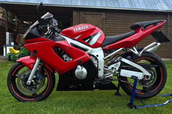 Красный Ямаха R6 2002 в Купишкис, объемом двигателя 0.60 л и пробегом 56 тыс. км за 1950 €, фото 3 на AUTOMOTO.COM.LV