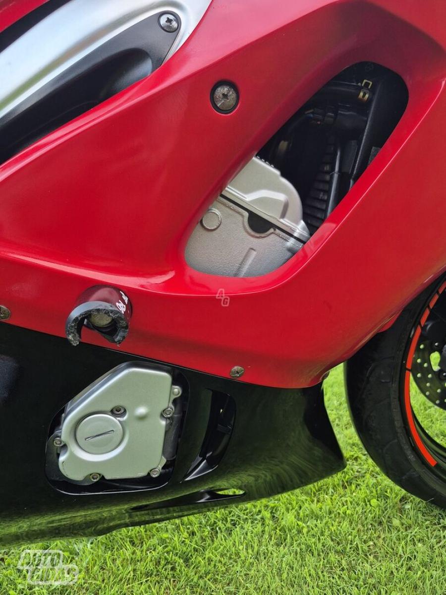 Красный Ямаха R6 2002 в Купишкис, объемом двигателя 0.60 л и пробегом 56 тыс. км за 1950 €, фото 13 на AUTOMOTO.COM.LV