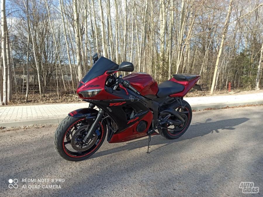 Red Yamaha R6 2003 in Jurbarkas, with an engine capacity of 0.60 L and mileage of 35 thousand km for 3400 €, photo 2 on AUTOMOTO.COM.LV