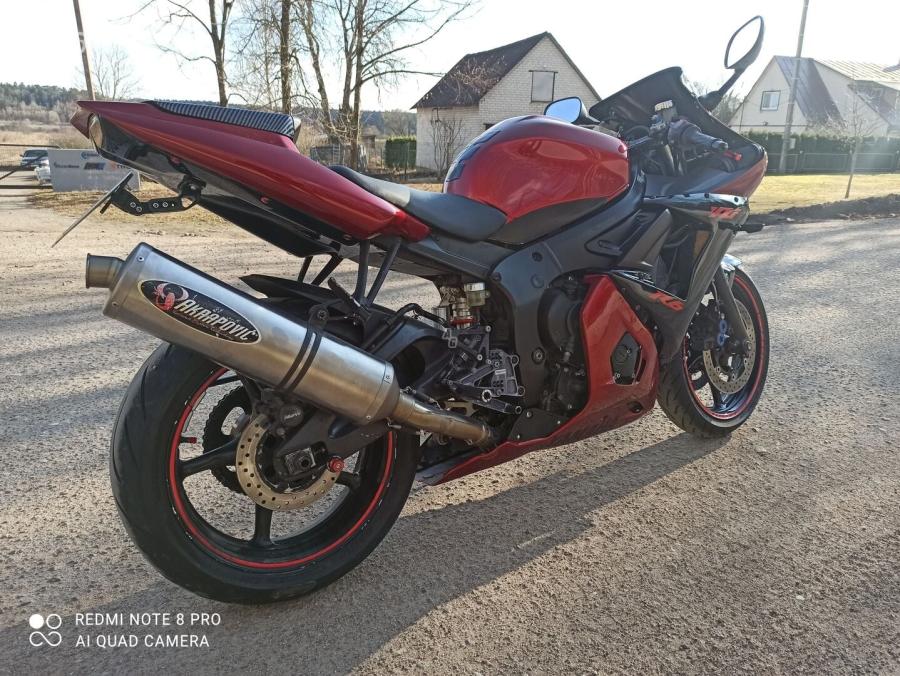 Red Yamaha R6 2003 in Jurbarkas, with an engine capacity of 0.60 L and mileage of 35 thousand km for 3400 €, photo 5 on AUTOMOTO.COM.LV