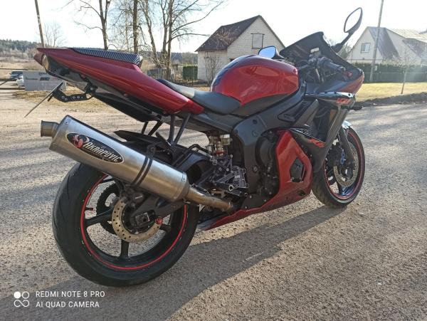 Red Yamaha R6 2003 in Jurbarkas, with an engine capacity of 0.60 L and mileage of 35 thousand km for 2150 €, photo 5 on AUTOMOTO.COM.LV
