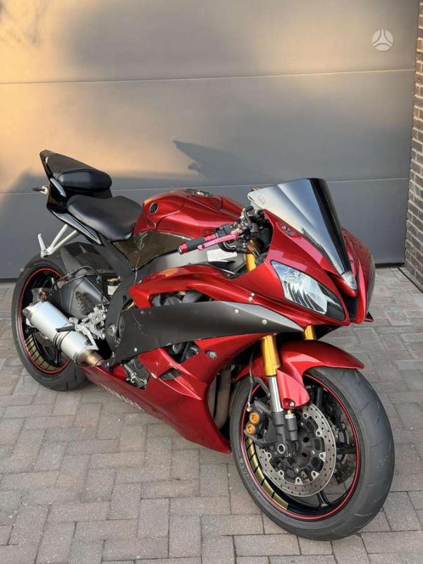 Red Yamaha R6 2007 in Alytus, with an engine capacity of 0.60 L and mileage of 38 thousand km for 5300 €, photo 1 on AUTOMOTO.COM.LV