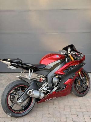 Red Yamaha R6 2007 in Alytus, with an engine capacity of 0.60 L and mileage of 38 thousand km for 5300 €, photo 4 on AUTOMOTO.COM.LV