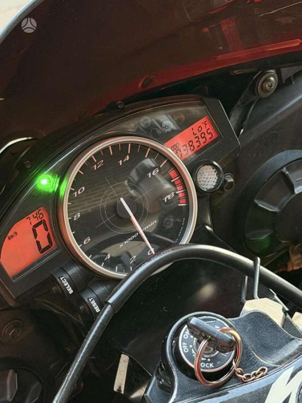 Red Yamaha R6 2007 in Alytus, with an engine capacity of 0.60 L and mileage of 38 thousand km for 5300 €, photo 6 on AUTOMOTO.COM.LV