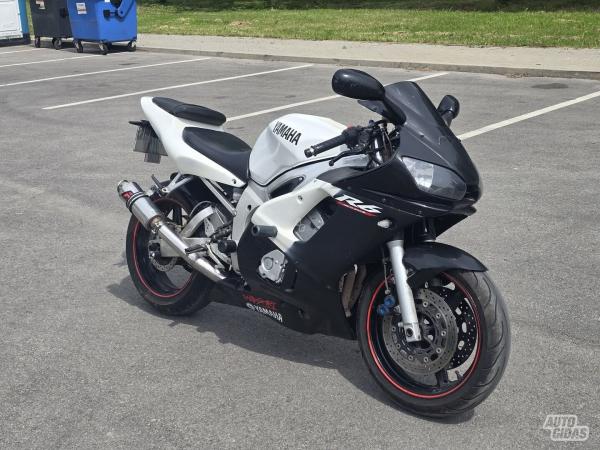 Белый Ямаха R6 2000 в Шяуляй, объемом двигателя 0.60 л и пробегом 47 тыс. км за 1750 €, фото 1 на AUTOMOTO.COM.LV
