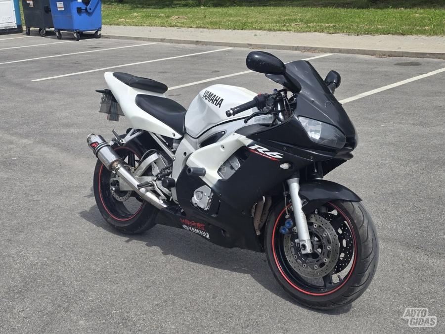 Белый Ямаха R6 2000 в Шяуляй, объемом двигателя 0.60 л и пробегом 47 тыс. км за 1750 €, фото 1 на AUTOMOTO.COM.LV