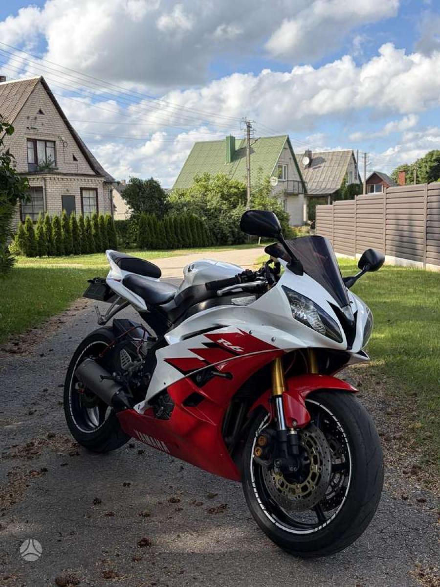 Белый Ямаха R6 2006 в Электренай, объемом двигателя 0.60 л и пробегом 26 тыс. км за 5400 €, фото 1 на AUTOMOTO.COM.LV
