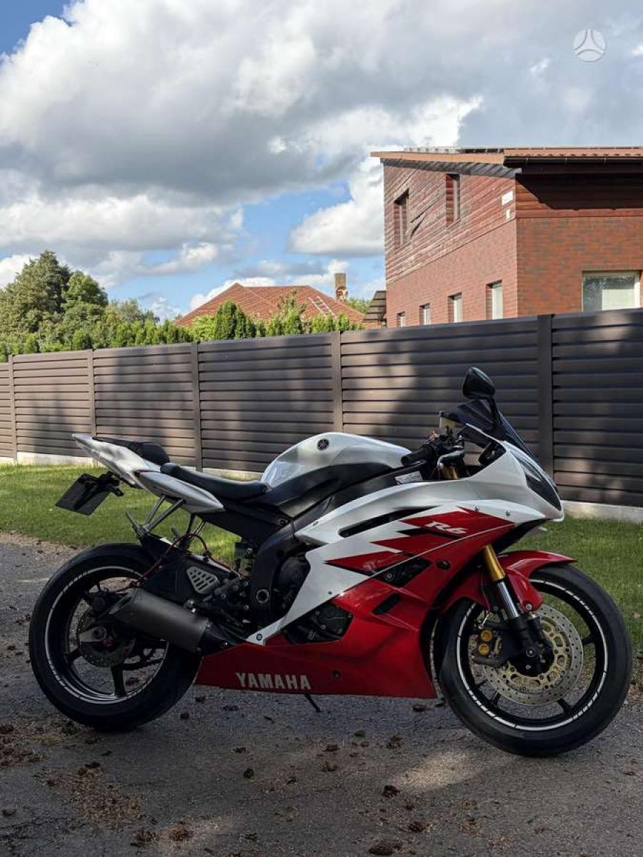 Белый Ямаха R6 2006 в Электренай, объемом двигателя 0.60 л и пробегом 26 тыс. км за 5400 €, фото 3 на AUTOMOTO.COM.LV