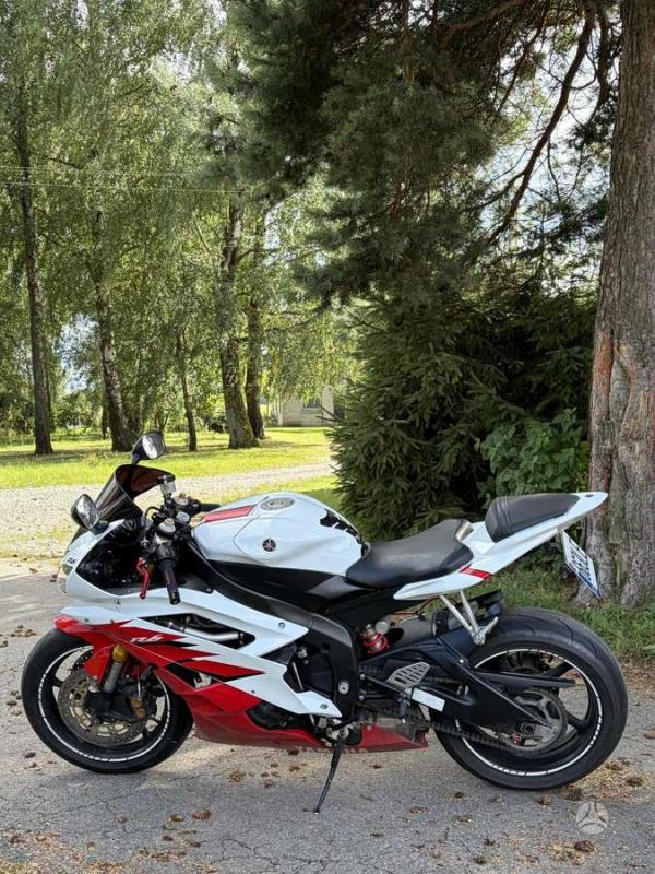 Balts Yamaha R6 2006 Elektrėnai, ar dzinēja tilpumu 0.60 L un nobraukumu 26 tūkst. km par 5400 €, foto 5 vietnē AUTOMOTO.COM.LV