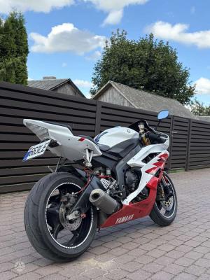 Balts Yamaha R6 2006 Elektrėnai, ar dzinēja tilpumu 0.60 L un nobraukumu 26 tūkst. km par 5250 €, foto 4 vietnē AUTOMOTO.COM.LV