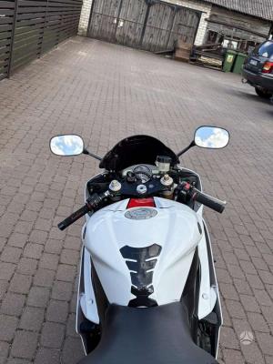Balts Yamaha R6 2006 Elektrėnai, ar dzinēja tilpumu 0.60 L un nobraukumu 26 tūkst. km par 5250 €, foto 6 vietnē AUTOMOTO.COM.LV