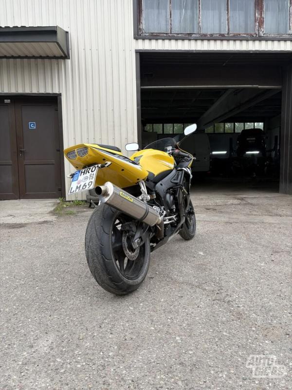 Dzeltens Yamaha R6 2004 Alīta, ar dzinēja tilpumu 0.60 L un nobraukumu 26 tūkst. km par 3150 €, foto 3 vietnē AUTOMOTO.COM.LV
