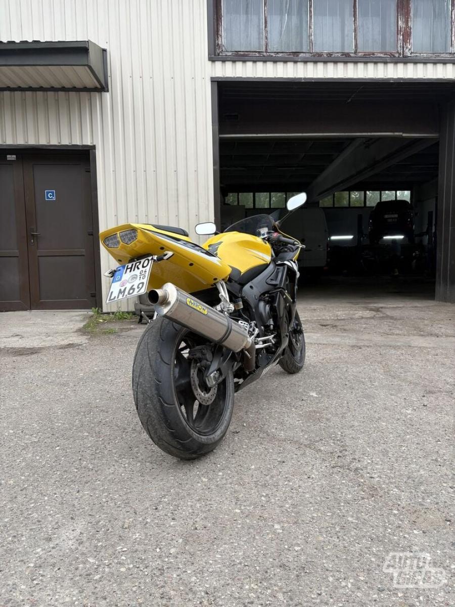 Yellow Yamaha R6 2004 in Alytus, with an engine capacity of 0.60 L and mileage of 26 thousand km for 3150 €, photo 4 on AUTOMOTO.COM.LV