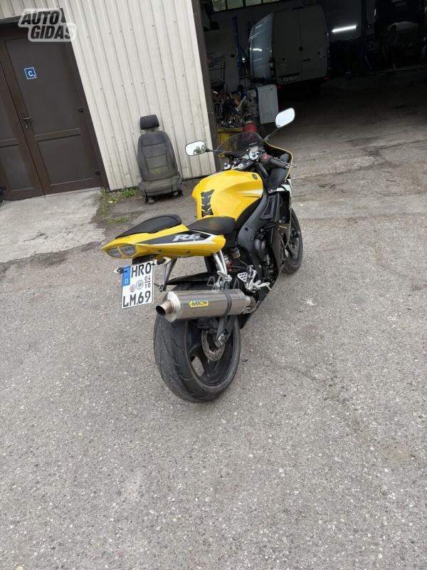 Dzeltens Yamaha R6 2004 Alīta, ar dzinēja tilpumu 0.60 L un nobraukumu 26 tūkst. km par 3150 €, foto 4 vietnē AUTOMOTO.COM.LV