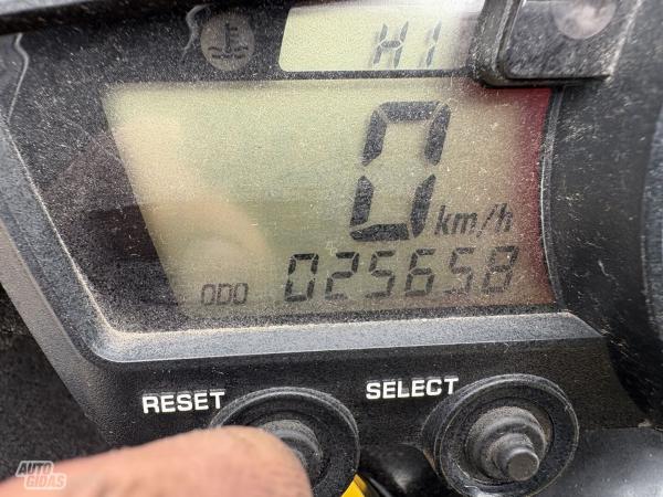 Dzeltens Yamaha R6 2004 Alīta, ar dzinēja tilpumu 0.60 L un nobraukumu 26 tūkst. km par 3150 €, foto 7 vietnē AUTOMOTO.COM.LV