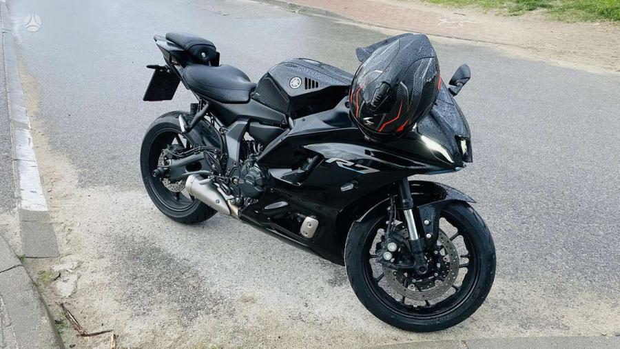Black Yamaha R7 2023 in Klaipeda, with an engine capacity of 0.69 L and mileage of 16 thousand km for 8000 €, photo 3 on AUTOMOTO.COM.LV