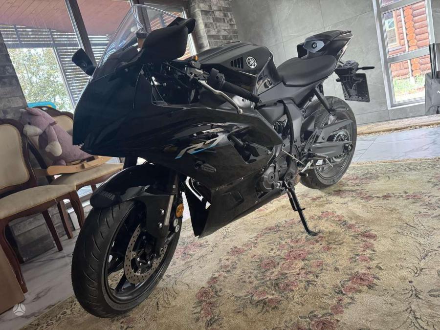 Black Yamaha R7 2024 in Vilnius, with an engine capacity of 0.70 L and mileage of 280 thousand km for 9499 €, photo 2 on AUTOMOTO.COM.LV