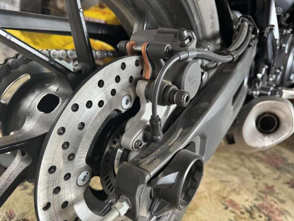 Melns Yamaha R7 2024 Viļņa, ar dzinēja tilpumu 0.70 L un nobraukumu 280 tūkst. km par 9499 €, foto 11 vietnē AUTOMOTO.COM.LV