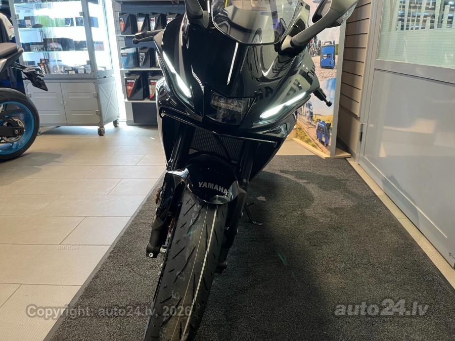 Black Yamaha R7 2026 in Tallinn, with an engine capacity of 0.69 L and mileage of 0 thousand km for 9990 €, photo 3 on AUTOMOTO.COM.LV