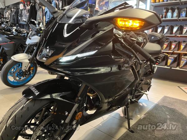 Black Yamaha R7 2026 in Tallinn, with an engine capacity of 0.69 L and mileage of 0 thousand km for 9990 €, photo 3 on AUTOMOTO.COM.LV