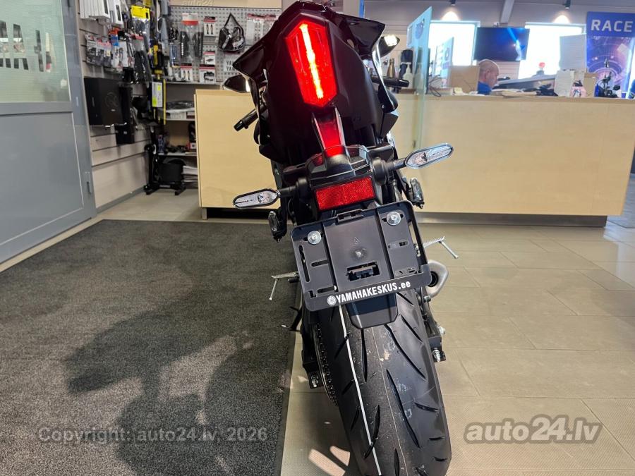 Black Yamaha R7 2026 in Tallinn, with an engine capacity of 0.69 L and mileage of 0 thousand km for 9990 €, photo 5 on AUTOMOTO.COM.LV