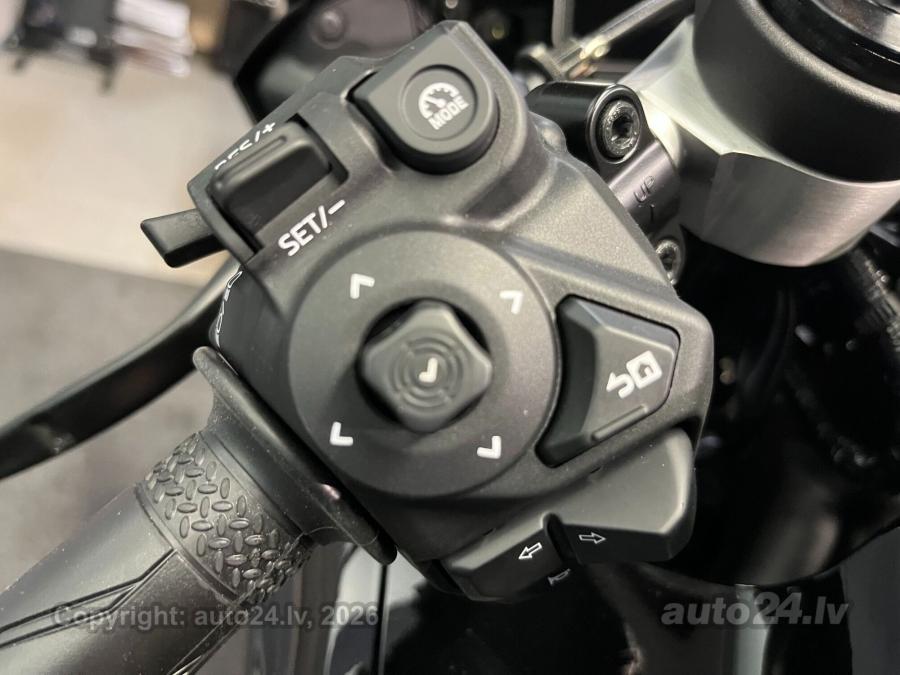 Black Yamaha R7 2026 in Tallinn, with an engine capacity of 0.69 L and mileage of 0 thousand km for 9990 €, photo 12 on AUTOMOTO.COM.LV