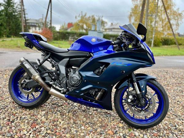 Zils Yamaha R7 2024 Viļņa, ar dzinēja tilpumu 0.69 L un nobraukumu 9 tūkst. km par 6950 €, foto 5 vietnē AUTOMOTO.COM.LV