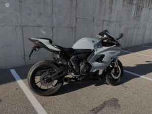 Grey Yamaha R7 2022 in Vilnius, with an engine capacity of 0.69 L and mileage of 12 thousand km for 7700 €, photo 5 on AUTOMOTO.COM.LV