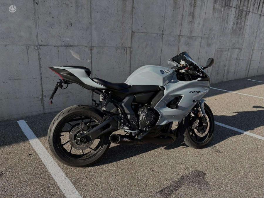 Grey Yamaha R7 2022 in Vilnius, with an engine capacity of 0.69 L and mileage of 12 thousand km for 7700 €, photo 5 on AUTOMOTO.COM.LV