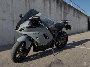 Grey Yamaha R7 2022 in Vilnius, with an engine capacity of 0.69 L and mileage of 12 thousand km for 7700 €, photo 7 on AUTOMOTO.COM.LV