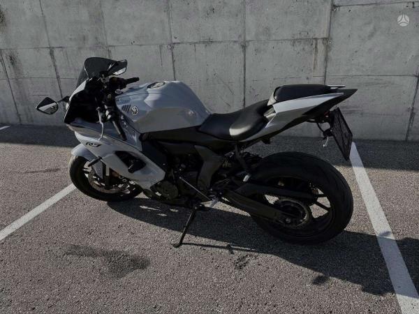 Pelēks Yamaha R7 2022 Viļņa, ar dzinēja tilpumu 0.69 L un nobraukumu 12 tūkst. km par 7700 €, foto 7 vietnē AUTOMOTO.COM.LV