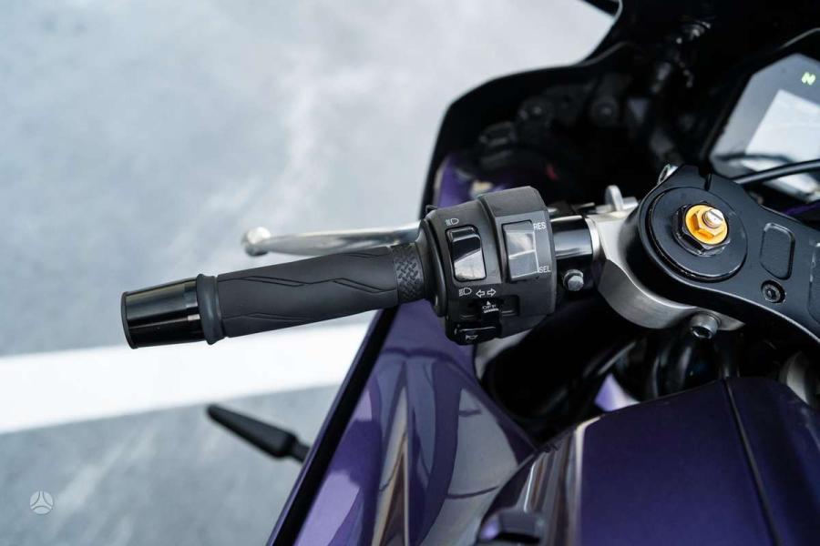 Violets Yamaha R7 2023 Klaipėda, ar dzinēja tilpumu 0.69 L un nobraukumu 8 tūkst. km par 8200 €, foto 12 vietnē AUTOMOTO.COM.LV