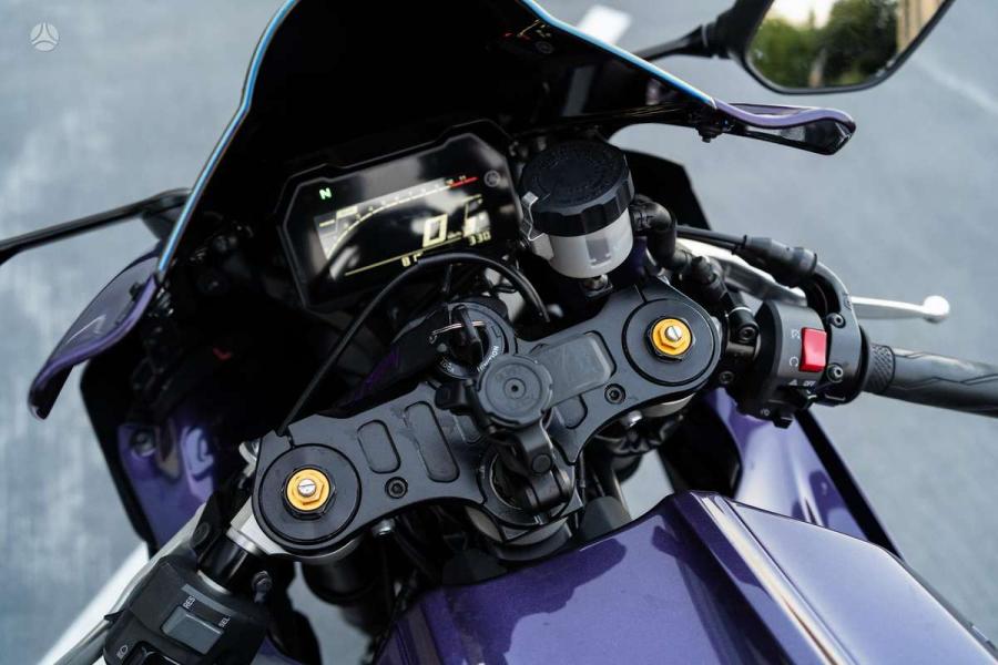 Violets Yamaha R7 2023 Klaipėda, ar dzinēja tilpumu 0.69 L un nobraukumu 8 tūkst. km par 8200 €, foto 14 vietnē AUTOMOTO.COM.LV