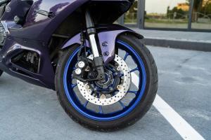 Violets Yamaha R7 2023 Klaipėda, ar dzinēja tilpumu 0.69 L un nobraukumu 8 tūkst. km par 8200 €, foto 18 vietnē AUTOMOTO.COM.LV