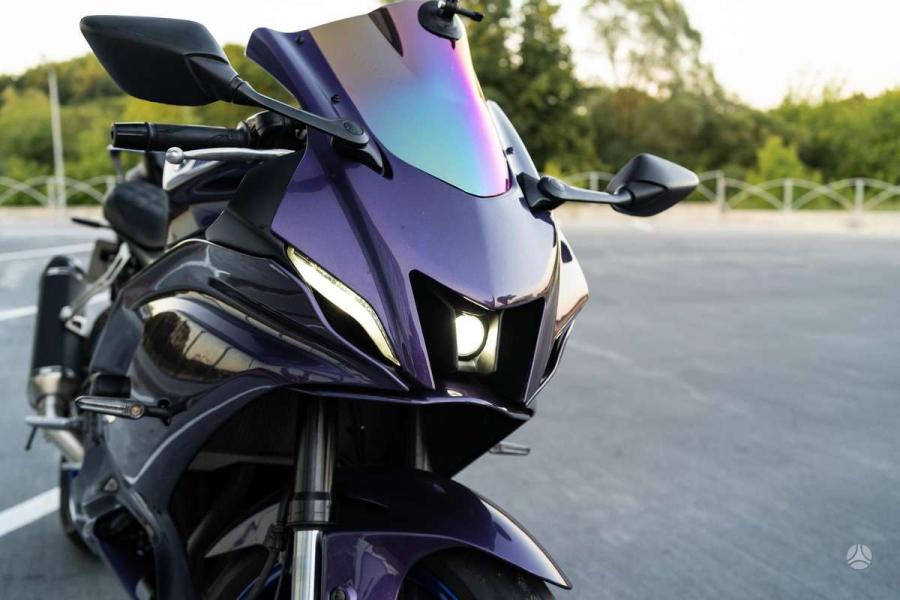 Violets Yamaha R7 2023 Klaipėda, ar dzinēja tilpumu 0.69 L un nobraukumu 8 tūkst. km par 8200 €, foto 23 vietnē AUTOMOTO.COM.LV