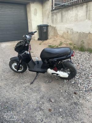 Black Yamaha Slider 2001 in Vilnius, with an engine capacity of 0.05 L and mileage of 28 thousand km for 1350 €, photo 4 on AUTOMOTO.COM.LV
