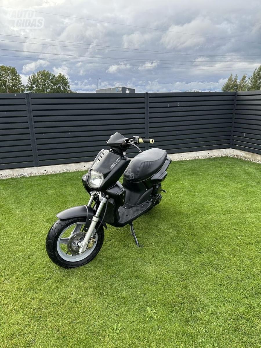 Melns Yamaha Slider 2003 Kauņa, ar dzinēja tilpumu 0.05 L un nobraukumu 14 tūkst. km par 1900 €, foto 1 vietnē AUTOMOTO.COM.LV