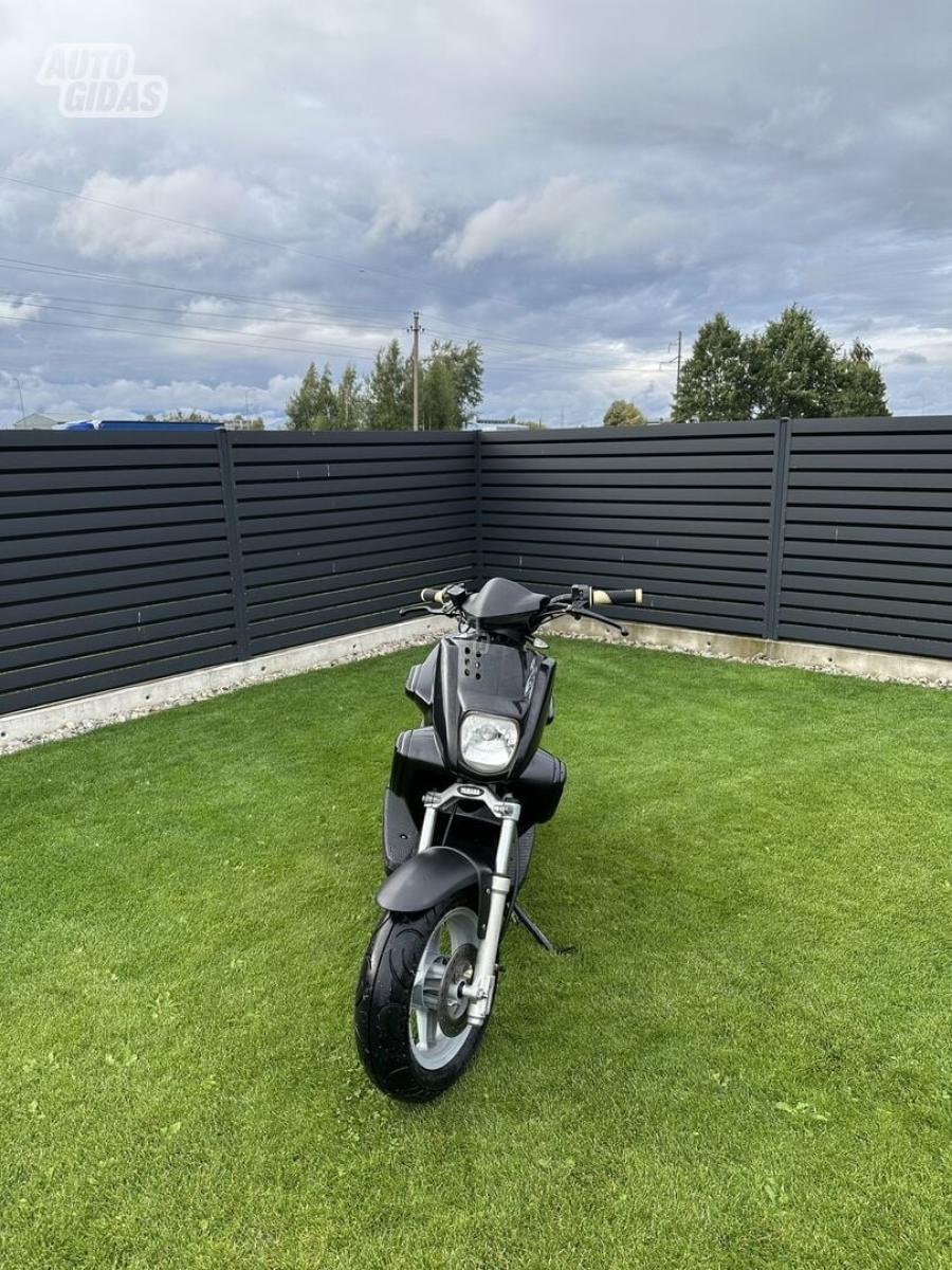 Melns Yamaha Slider 2003 Kauņa, ar dzinēja tilpumu 0.05 L un nobraukumu 14 tūkst. km par 1900 €, foto 3 vietnē AUTOMOTO.COM.LV