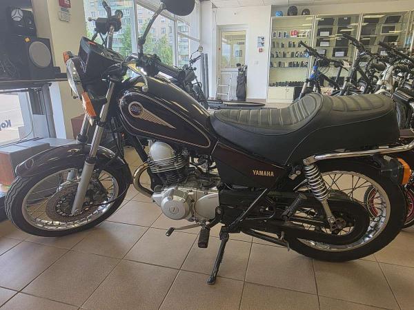 Red Yamaha Sr 125 1997 in Vilnius, with an engine capacity of 0.00 L and mileage of 16 thousand km for 2200 €, photo 1 on AUTOMOTO.COM.LV