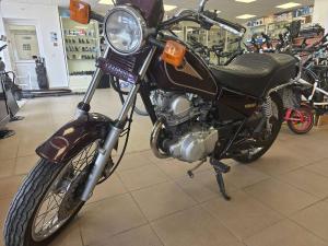 Sarkans Yamaha Sr 125 1997 Viļņa, ar dzinēja tilpumu 0.00 L un nobraukumu 16 tūkst. km par 2200 €, foto 3 vietnē AUTOMOTO.COM.LV