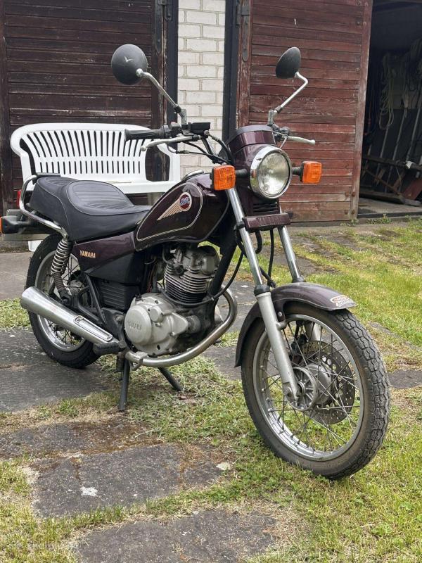 Sarkans Yamaha Sr 125 1997 Kauņa, ar dzinēja tilpumu 0.13 L un nobraukumu 23 tūkst. km par 1200 €, foto 3 vietnē AUTOMOTO.COM.LV