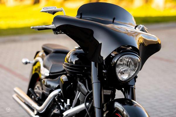 Black Yamaha Stratoliner 2007 in Jelgava, with an engine capacity of 1.90 L and mileage of 32 thousand km for 8000 €, photo 3 on AUTOMOTO.COM.LV