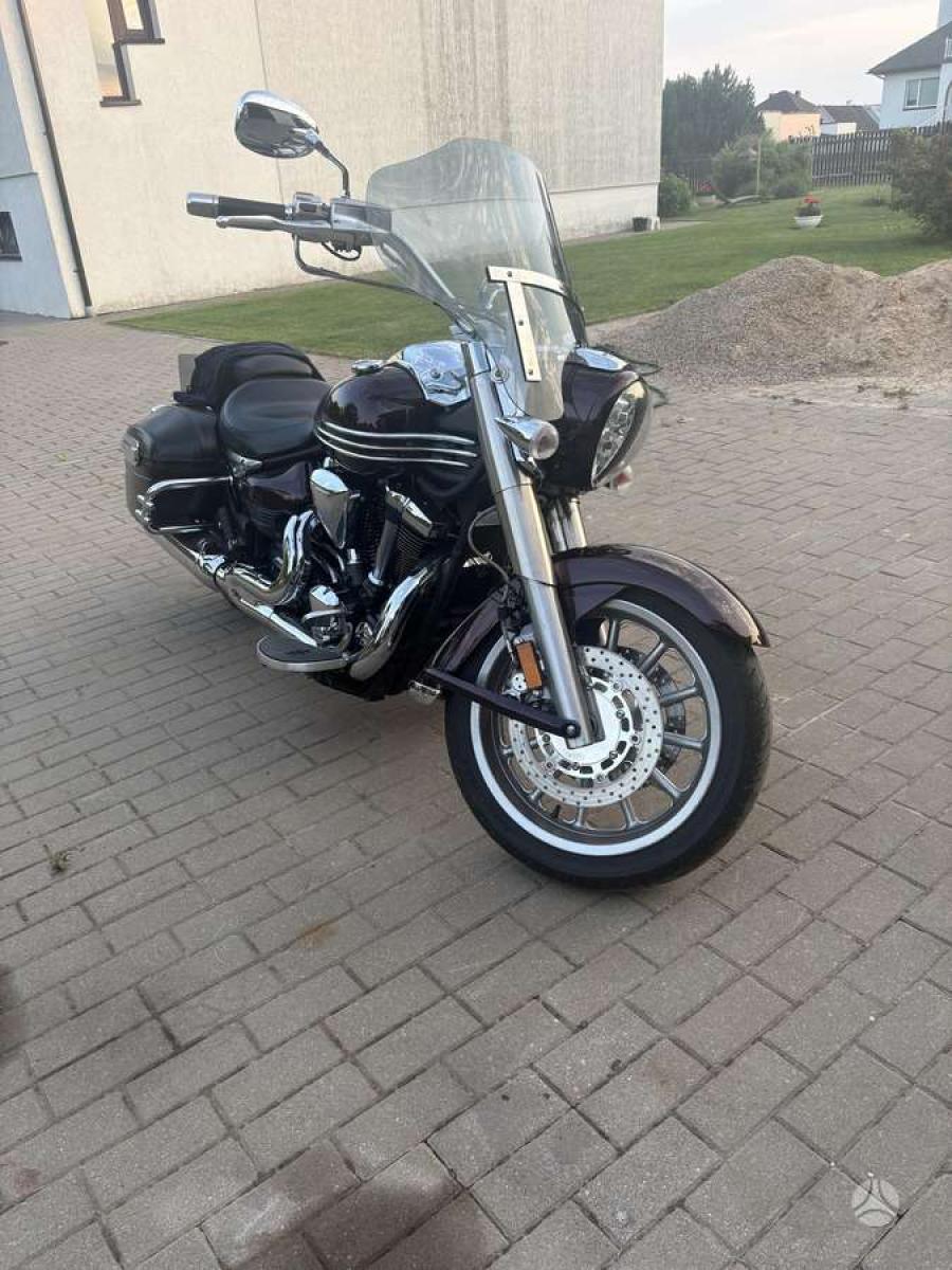 Red Yamaha Stratoliner 2006 in Naujoji Akmene, with an engine capacity of 0.00 L and mileage of 36 thousand km for 6000 €, photo 3 on AUTOMOTO.COM.LV